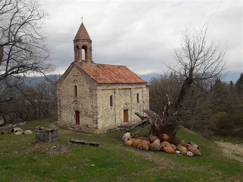 წმინდა გიორგის ეკლესიები და გიორგობის ტრადიციები შალაურში
