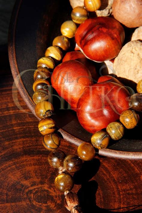 Чотки з тигрового ока 33 намистини 10 мм з коричневою китицею Все чотко