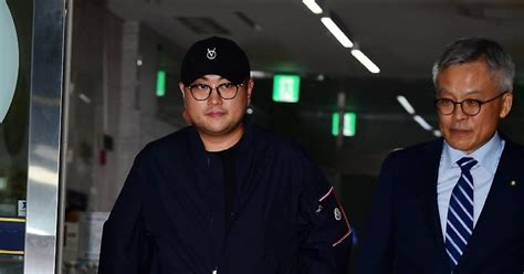 Ten포토 음주 뺑소니 협의 김호중 많은 취재진에 긴장
