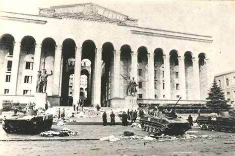 1989 წლის 9 აპრილის მოვლენების ამსახველი ნაკლებად ცნობილი 5 ფოტო Ambebi Ge