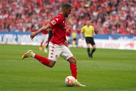 Hertha Berlin Star Aymen Barkok nach brutaler Prügel Attacke operiert