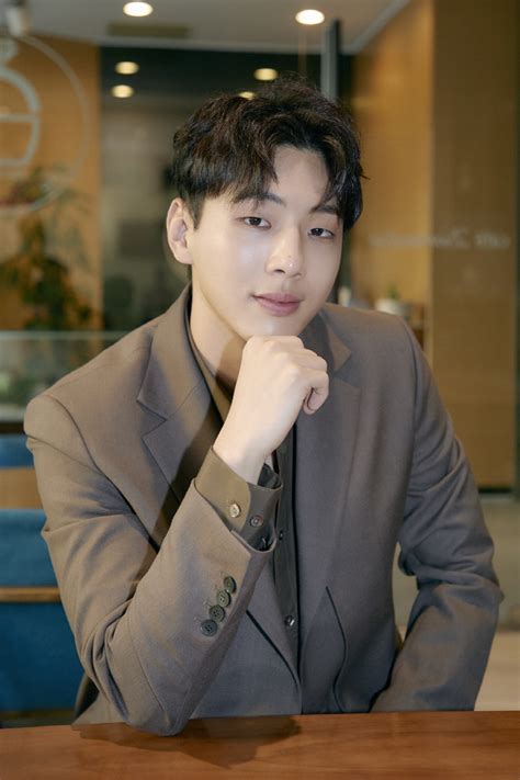 배우 지수 성폭행 허위글 올린 군인 선처…추가 허위사실 유포 강력 대응 서울경제