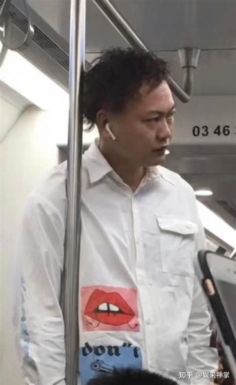 陈奕迅独自坐地铁无人识旁人都在低头玩手机网友以为是路人 知乎