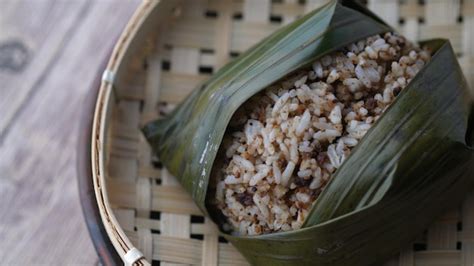 Premium Photo Tutug Oncom Rice On Bamboo Tray Tutug Oncom Is A