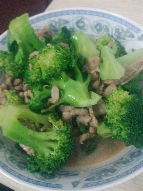 【西兰花炒肉的做法步骤图，西兰花炒肉怎么做好吃】柳子弥下厨房