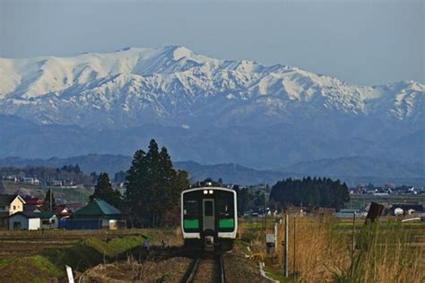 飯豊山と只見線電車2 by shigerukatoh ID11709392 写真共有サイト PHOTOHITO