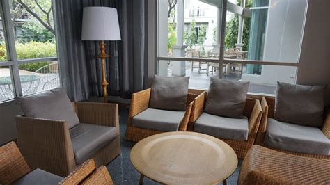 무료 이미지 책상 표 목재 화이트 별장 좌석 레스토랑 벽 장식 시골집 실내의 재산 거실 사업 램프 방 라이프 스타일 소파 현대적인