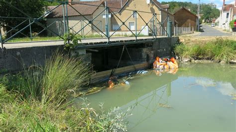 Loir Et Cher Le Canal De Berry Affronte Une Sécheresse Mortifère
