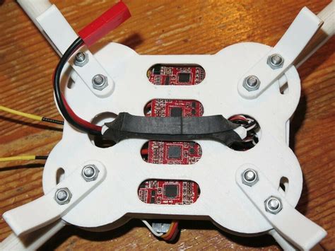 Fichier 3d Gratuit Nano Quadcopter Pliable Fnq220 Paramétrique Openscad・design Pour Impression