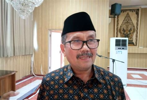 Imron Rosyadi Perjalanan Dari Santri Hingga Menjabat Bupati