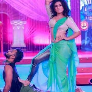 Tv Actress Dinakshie Priyasad Hot Dance Performance Photo Indian Filmy Actress