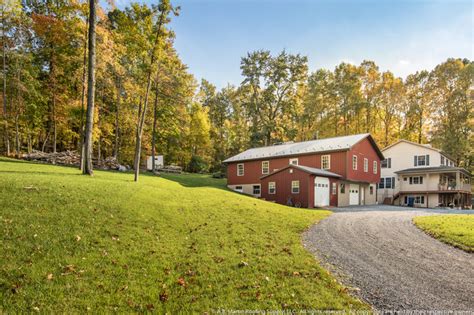 Amish Barn In Red And Bronze Metal Roofing And Siding Country