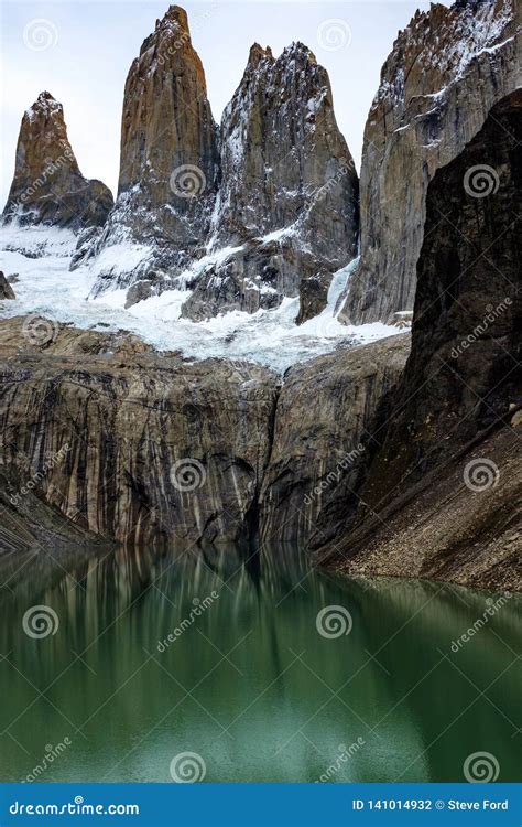 Неимоверный Laguna Torres 3 пика гранита в части Патагонии Torres Del