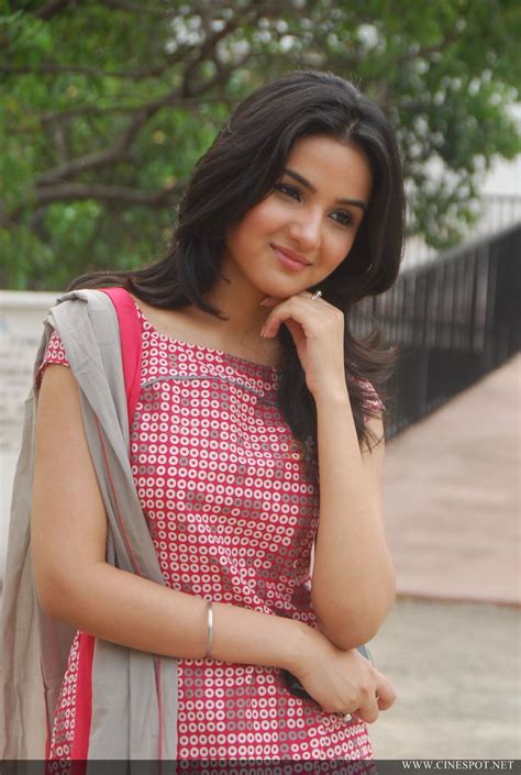 Hot Desi Wallpapers And Stories South Actress Jasmine Bhasin Smiling Pics