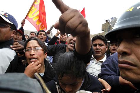 ¿derecho A La Huelga Y A La Violencia El Montonero