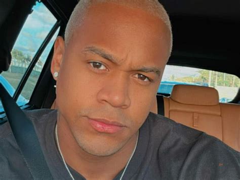 Léo Santana exibe peitoral gigante em vídeo e famosos reagem O TEMPO