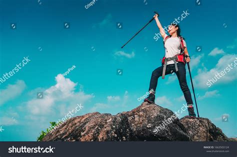135565 동양인 등산 이미지 스톡 사진 및 벡터 Shutterstock