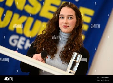 Wien Österreich Januar Klimaaktivistin Lena Schilling kandidiert bei den EU Wahlen