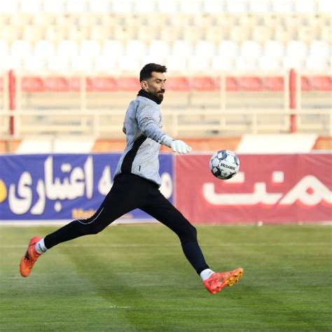 انتقاد بیرو از خیابانی چرا وقتی به مادرم فحش می‌دهند، علیه من حرف می‌زنی ؟ خبرورزشی