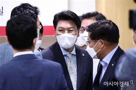 장제원 권성동에 말씀이 거칠다···국민들 내용 아닌 태도 본다 아시아경제