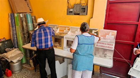 Los centros de votación en México quedan abiertos en todo el país