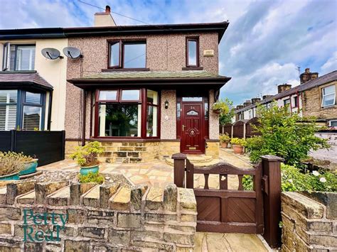 lee street barrowford 3 bed semi detached house £210 000