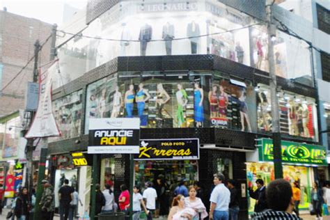 Inauguración de Galería Tomiko Gamarra Ropa de Moda en Perú