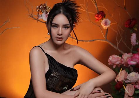 Pose Hot Pamer Paha Mulus Amanda Manopo Banjir Pujian Warganet Paling Seru