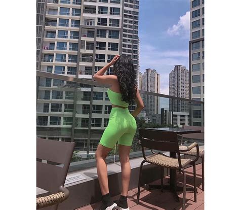 Lại Khiến CĐm Dậy Sóng Vì Bức Hình Khoe Dáng Sexy ở Tuổi 19 Mấy Ai