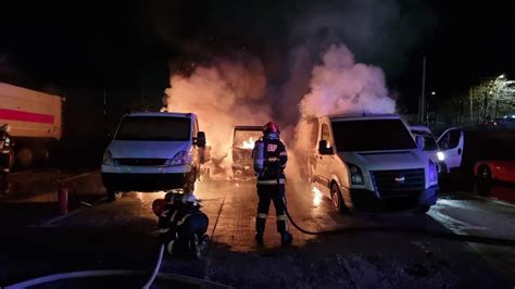 FOTO Puternic incendiu în curtea unei firme din muncipiul Sibiu unde