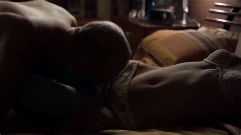 Naked Fabiana Perzabal in Bienes raíces