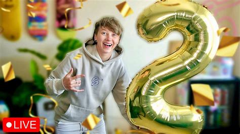 Hitting Two Million Subscribers Live 🔴 Youtube