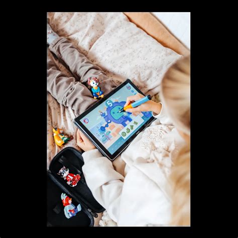 Edurino Complete Figure Set Juki Luka Mika Niki Robin Figures Includes Carry Case And