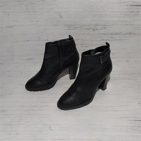 🤩 Bata Original чобітки шкіряні черевики чоботи на підборах — ціна 500