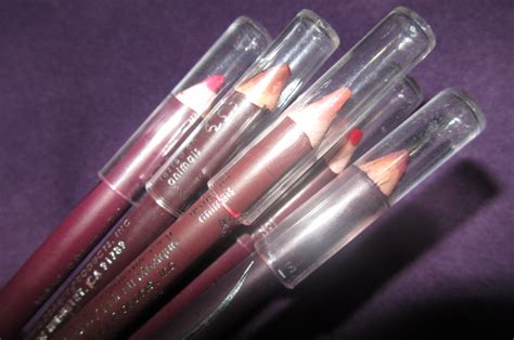 Time Bomb Beauty Wet N Wild Coloricon Lipliner Review