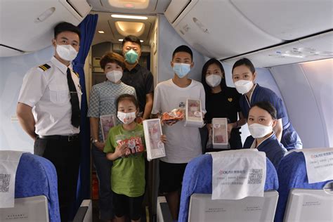 奥凯航空开展八一建军节主题客舱活动 民用航空网
