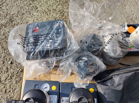 Мобилен Компресор Авариен Комплект с Пяна за Гуми Авто компресор Аксесоари Резервни част