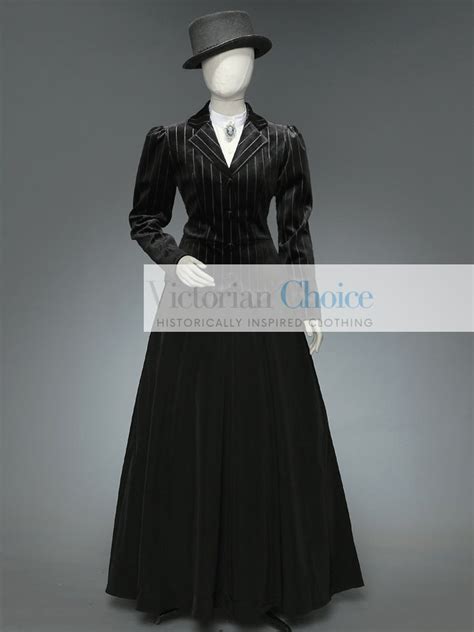 Make An Easy Victorian Costume Dress With A Skirt And Blouse