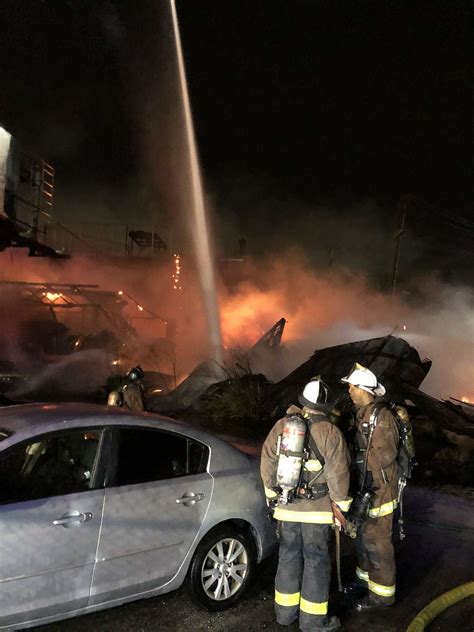 Fire In Sfs Bayview District Destroys Warehouse Displaces 2 People