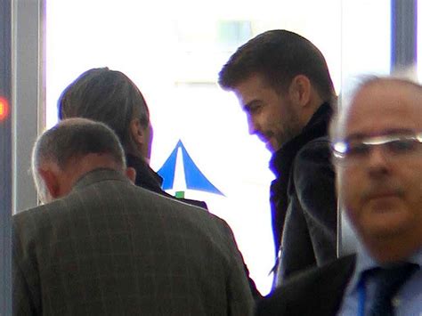 Shakira Pique Gerard Piqué Wallpaper 19532202 Fanpop