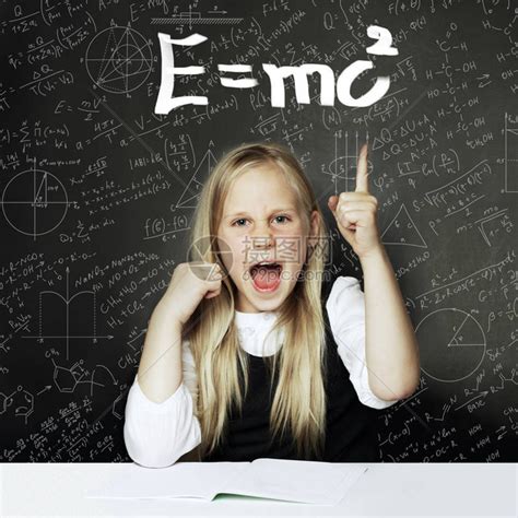学生小女孩和科学背景儿童在科学发高清图片下载 正版图片503822397 摄图网