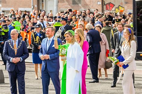 Koningin Máxima In Gesprek Met Slachtoffers Toeslagenaffaire En Nieuwe