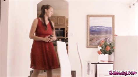 Bella Offers Whitney And April Sex To Chase Away The Jitters Eporner