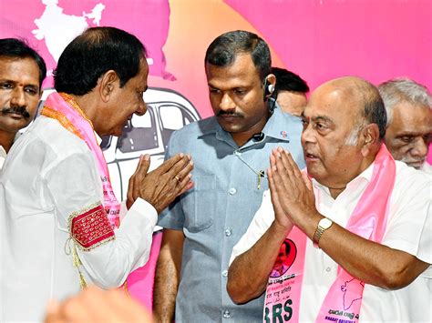 హైదరాబాద్‌ కేసీఆర్‌ సమక్షంలో బీఆర్‌ఎస్‌లో చేరిన నాగం విష్ణువర్ధన్