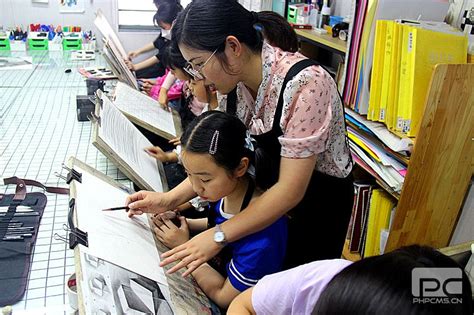 玄武湖街道关工委联合开展青少年周末素描学习活动 玄武区