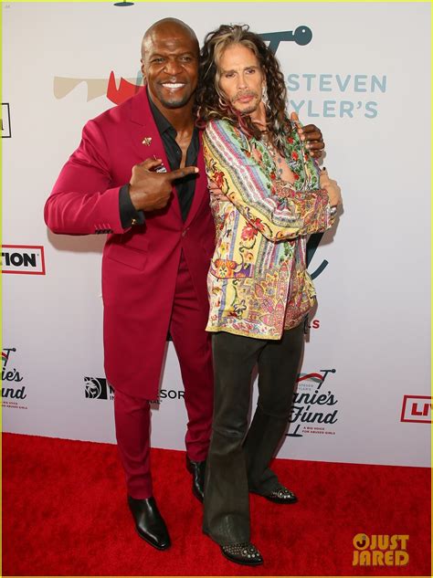 Steven Tyler Girlfriend Aimee Preston Share Kiss At Grammy Awards