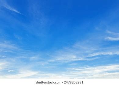 하늘은 푸르고 구름 한 점 없이 스톡 사진 2478203281 Shutterstock