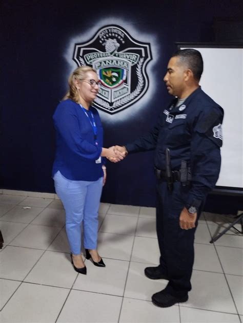 Policía Nacional on Twitter El subcomisionado César Herrera jefe de