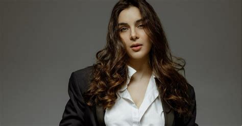 «Կինը՝ տղամարդու կերպարով Մարիամ Ադամյանի նոր ֆոտոշարքը Showbiz Am