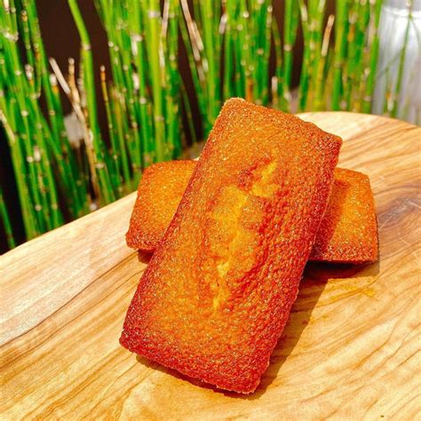 鎧塚俊彦さんのインスタグラム写真 鎧塚俊彦instagram「先日の「ジョブチューン」で味も形もフィナンシェでは無いと不合格を出しまし